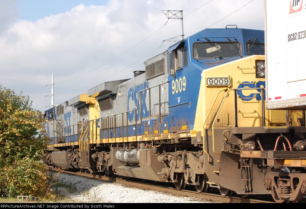 CSX 331 & 9009